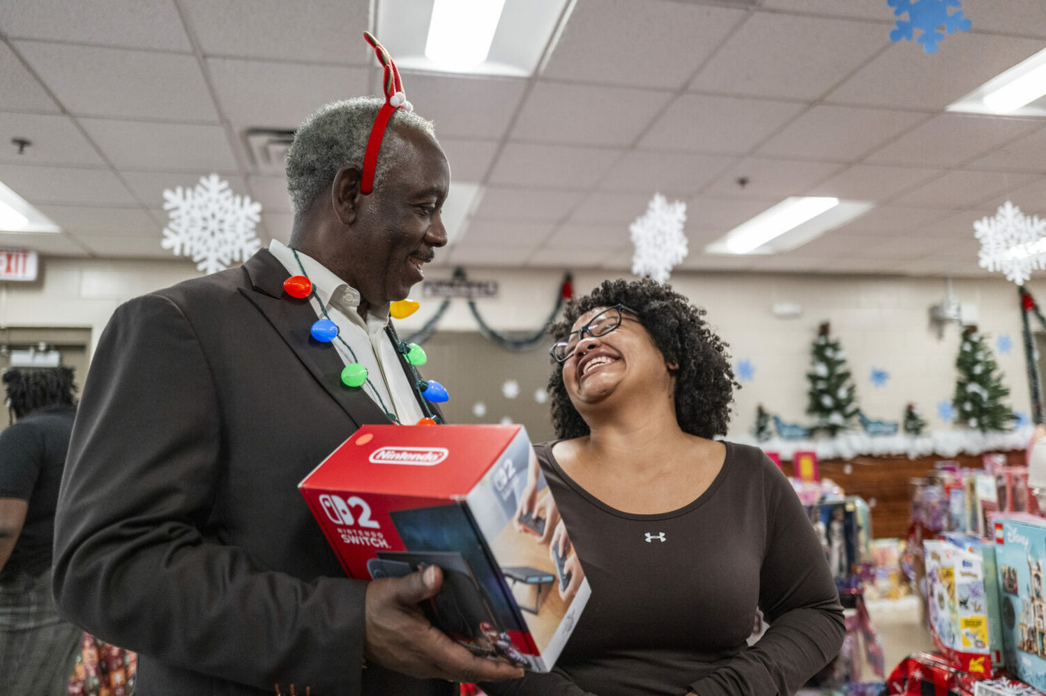 Orange County Mayor’s Holiday Toy Drive sets record with more than ...