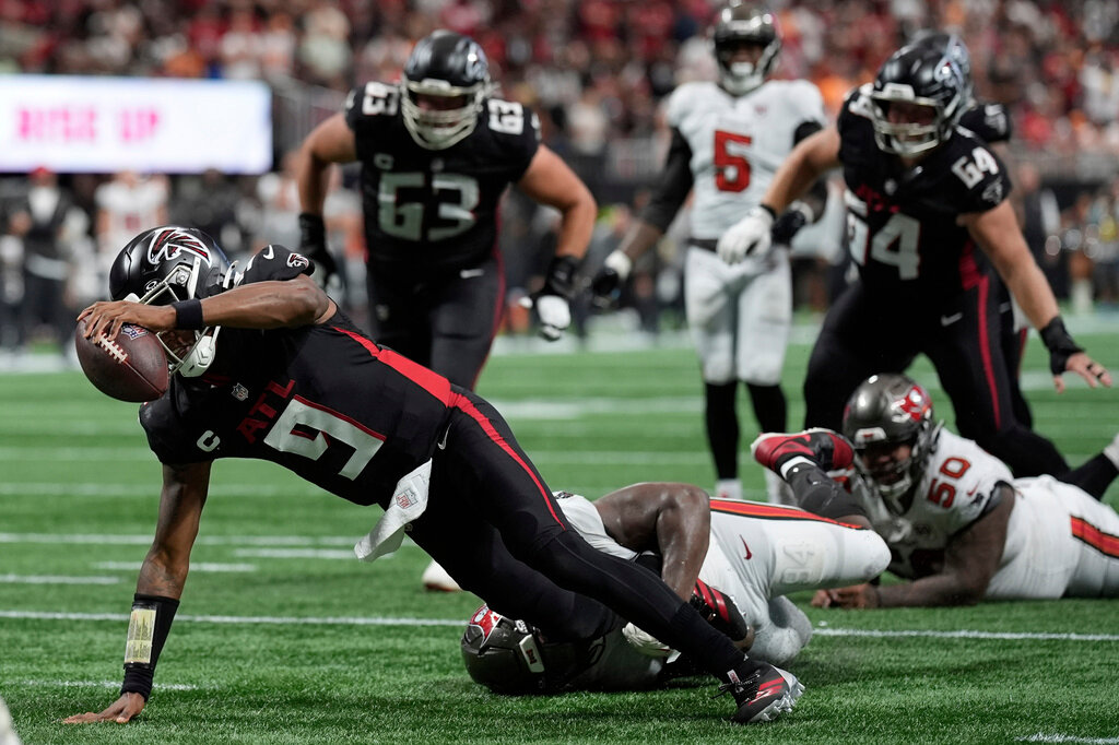 Falcons' inability to run in opening loss to Bucs put too heavy a ...