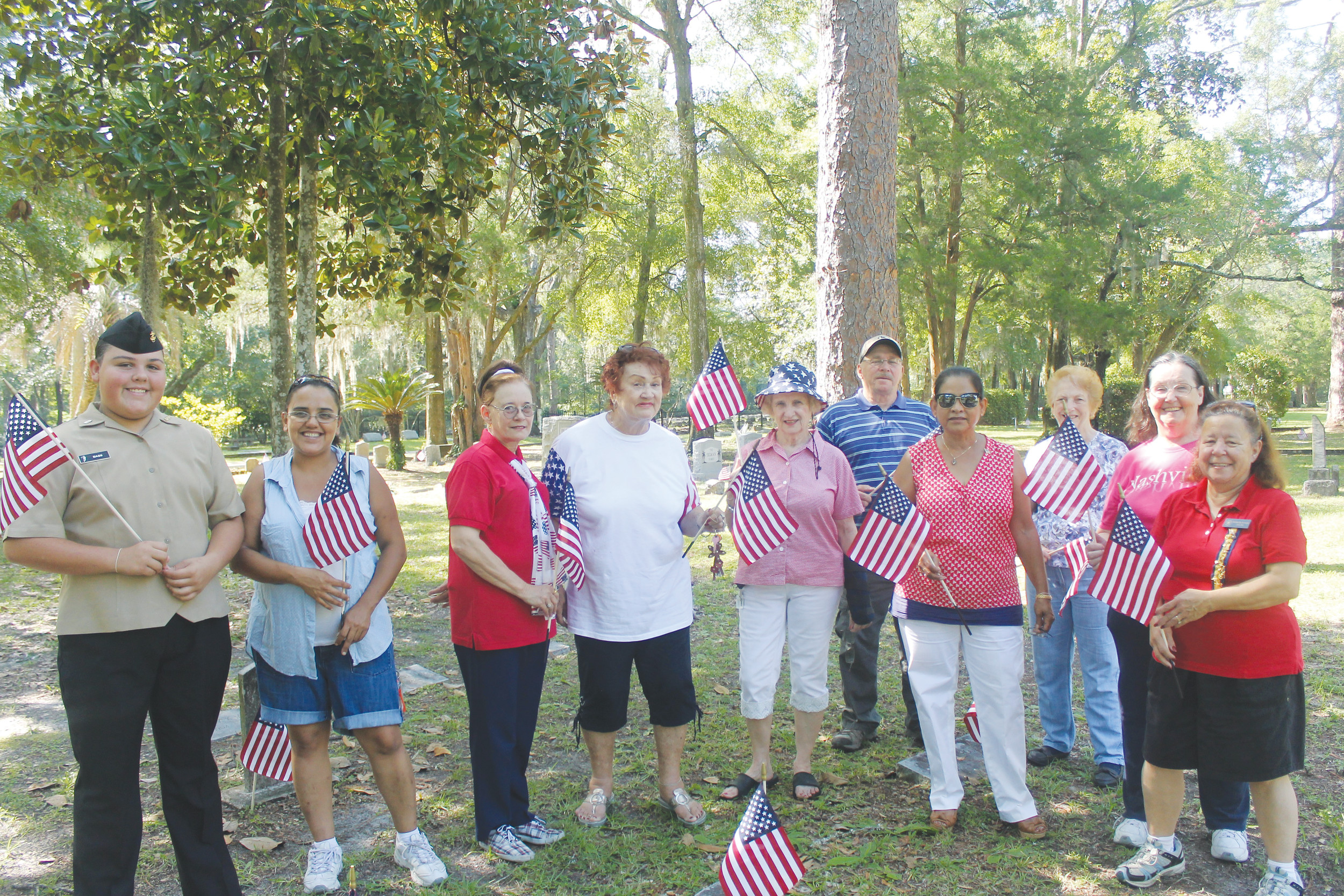 Navy wives honor deceased veterans | Clay Today