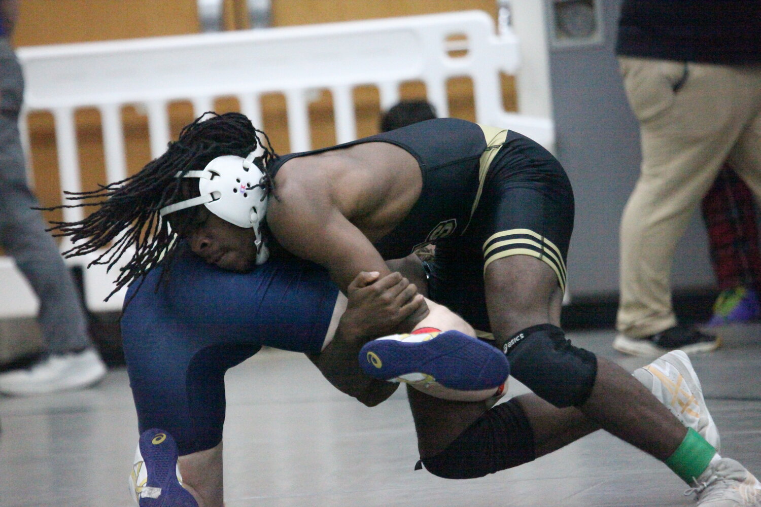 Lady Broncos crush Lincoln wrestling invite | Clay Today