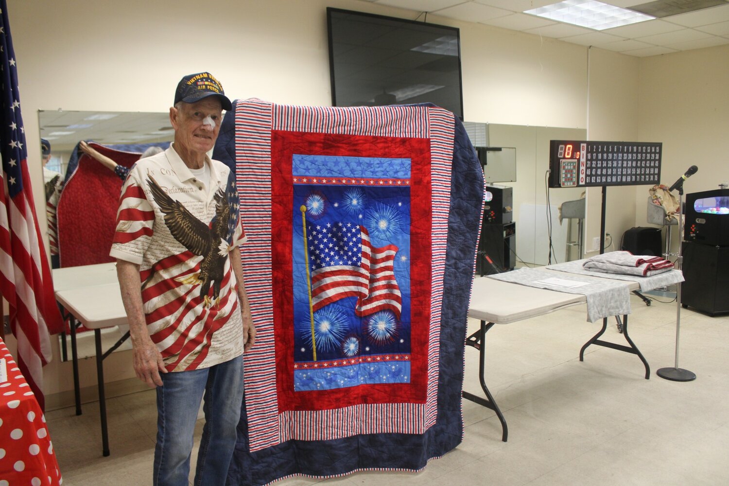 Quilts of Valor 'welcomes home' war veterans with comforting gift ...