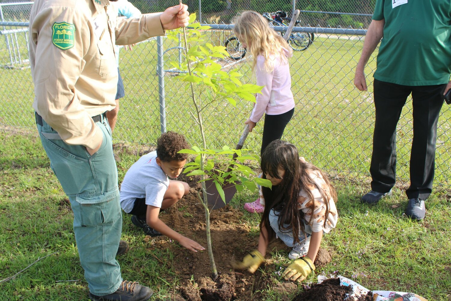 Montclair students plant trees with Clay, Soil and Water, OPWC | Clay Today