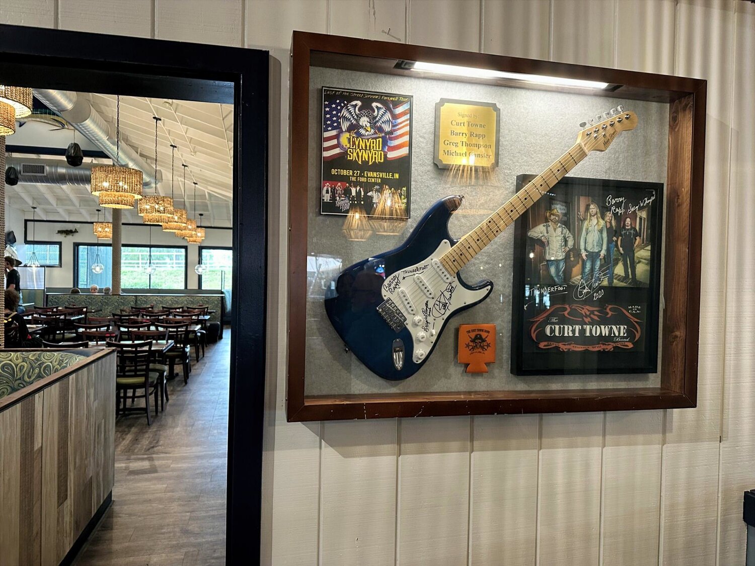 Refreshed iconic restaurant re-opens with new menu, ownership | Clay Today