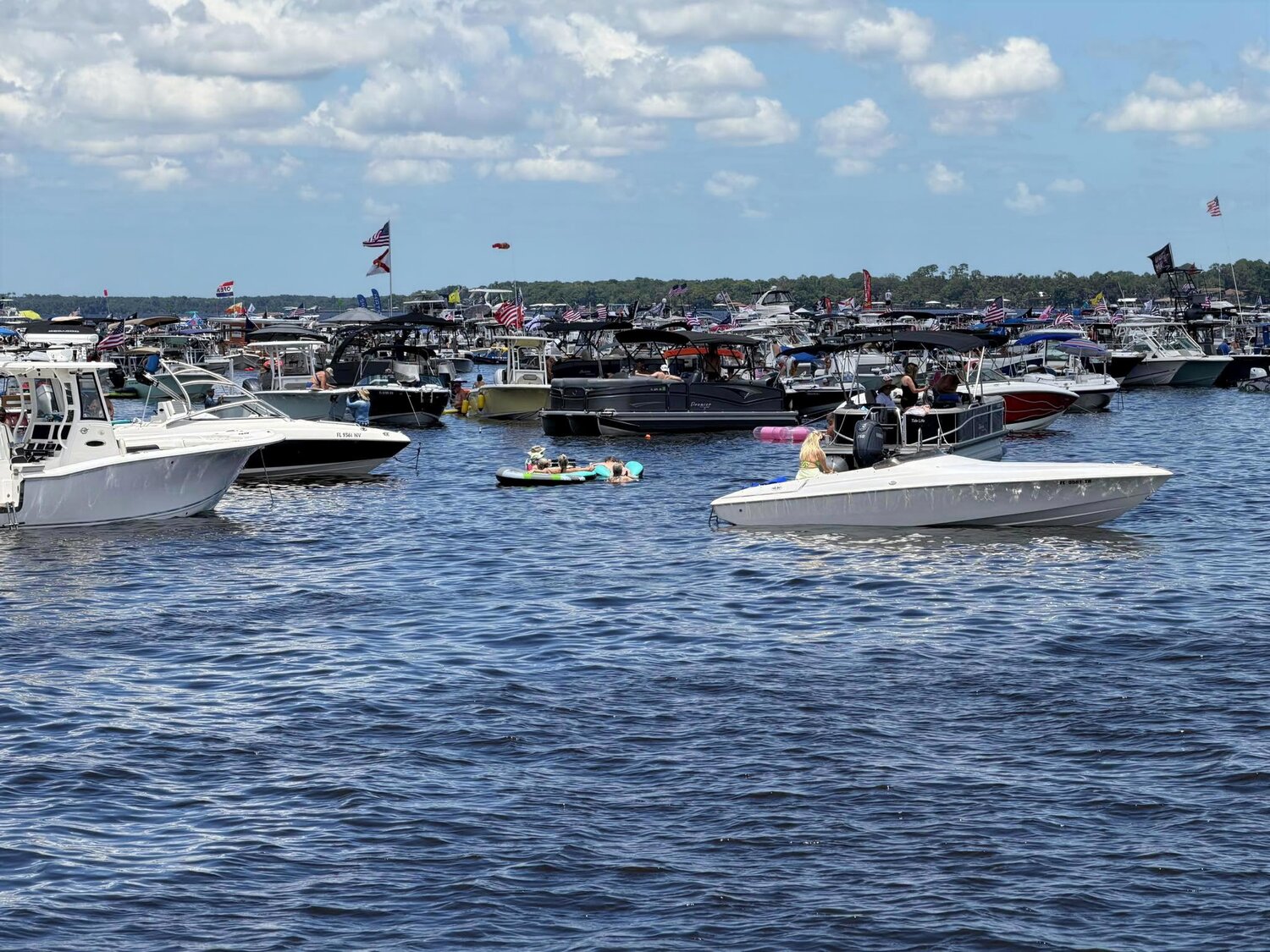 Flotilla of humanity sails smoothly with very few problems at Bayard ...