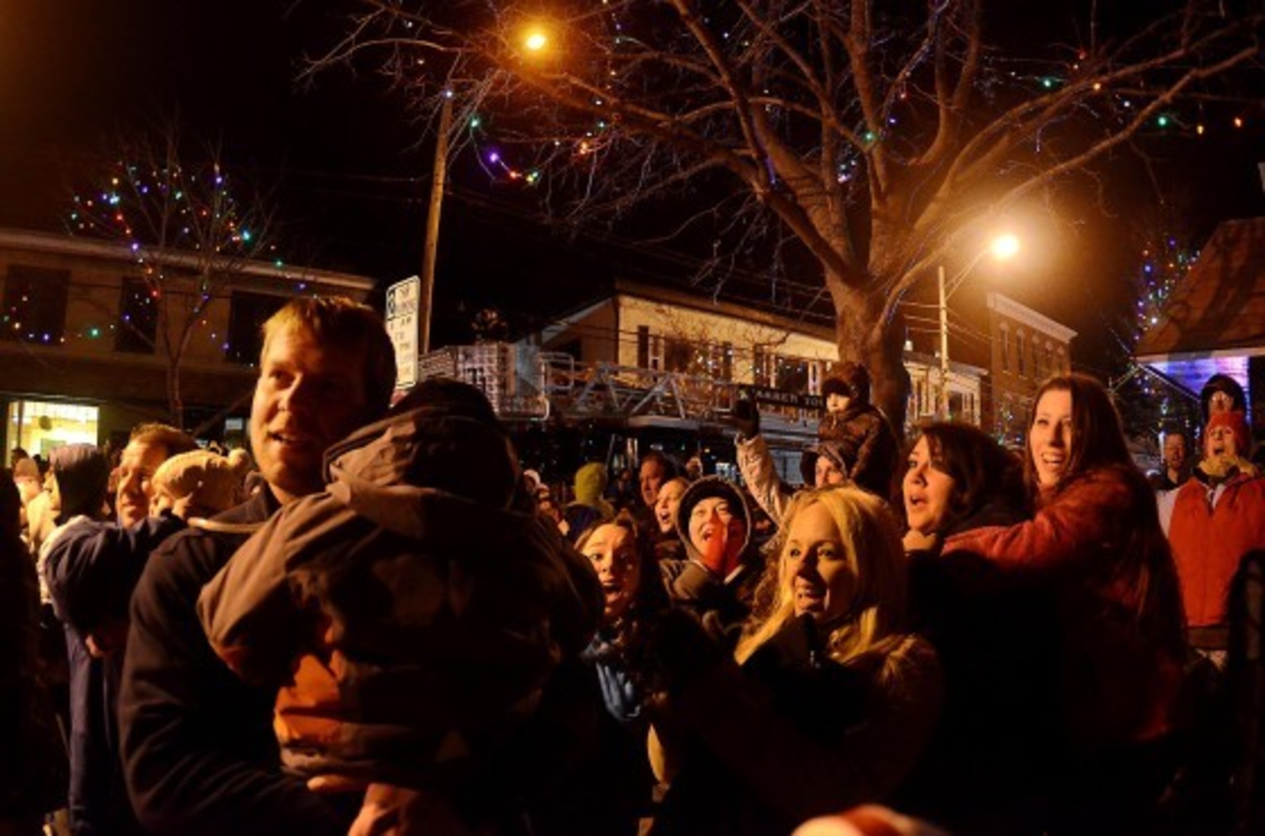 Warren decks the halls | EastBayRI.com - News, Opinion, Things to Do in ...