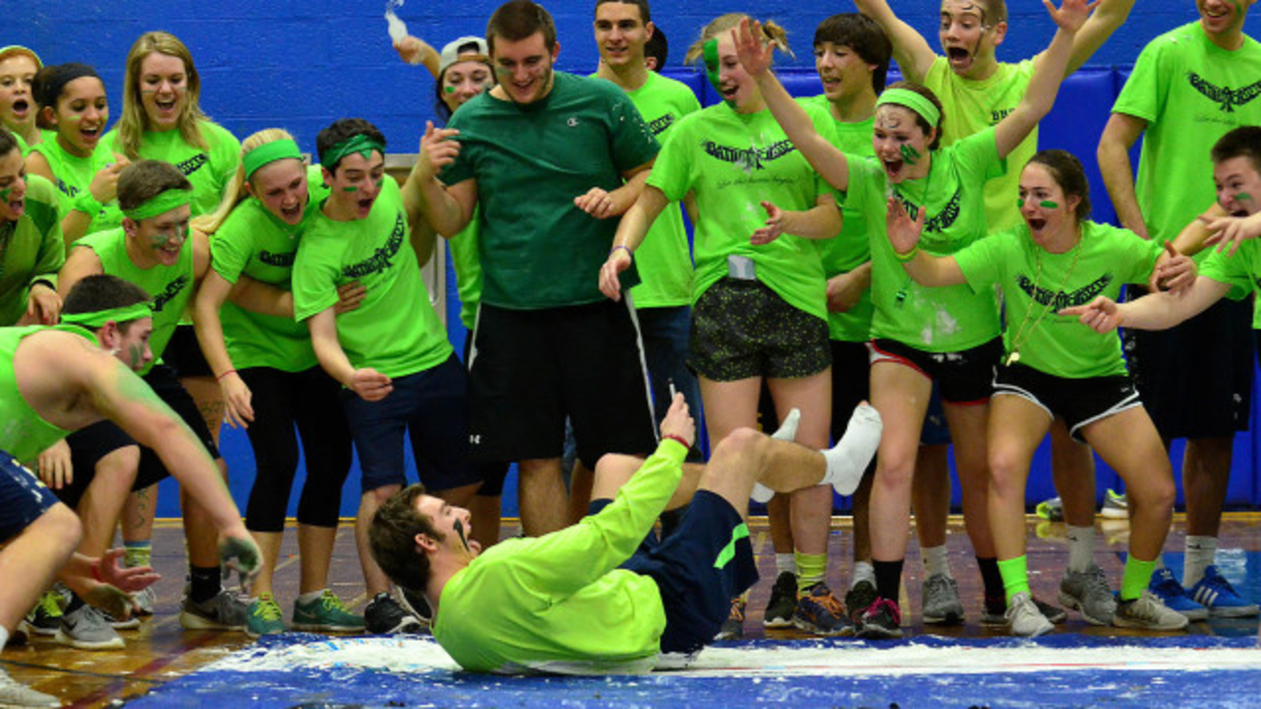Photos: Barrington shows off its school spirit | EastBayRI.com - News ...