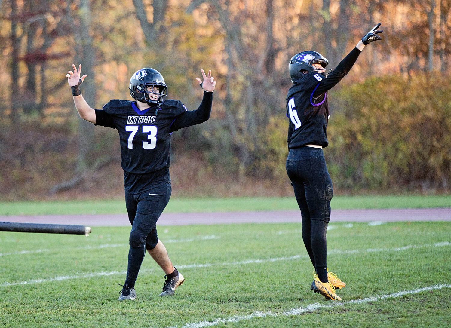 Huskies blast Bolts from Division III football playoffs | EastBayRI.com ...