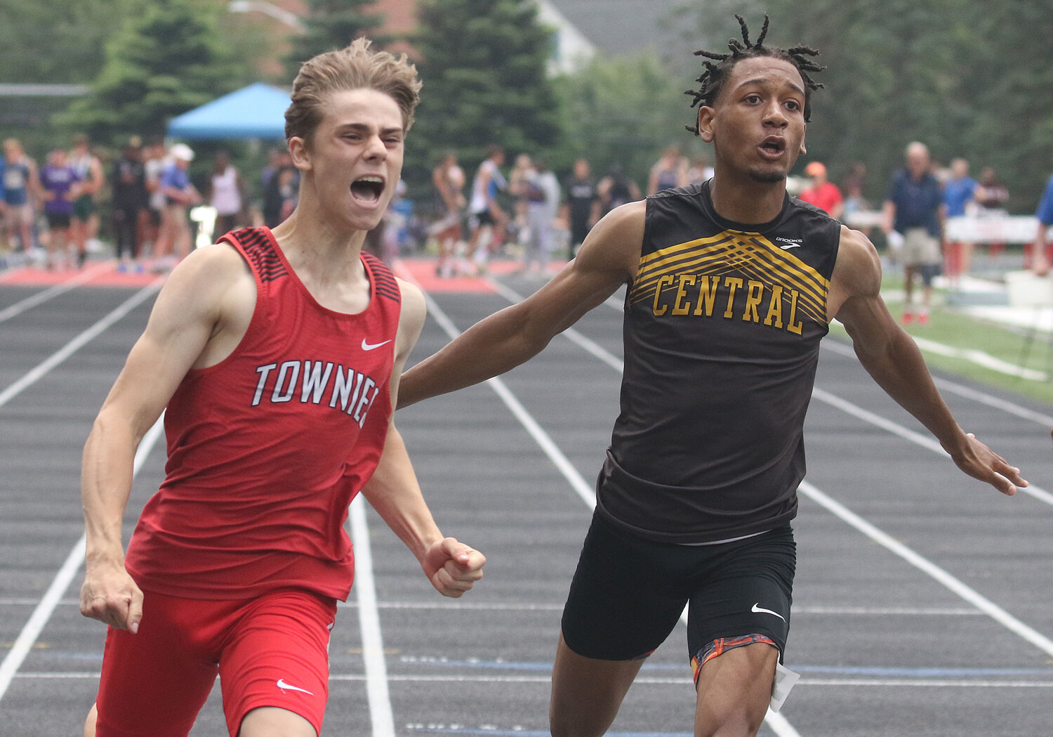Townie track star shatters state record | EastBayRI.com - News, Opinion ...