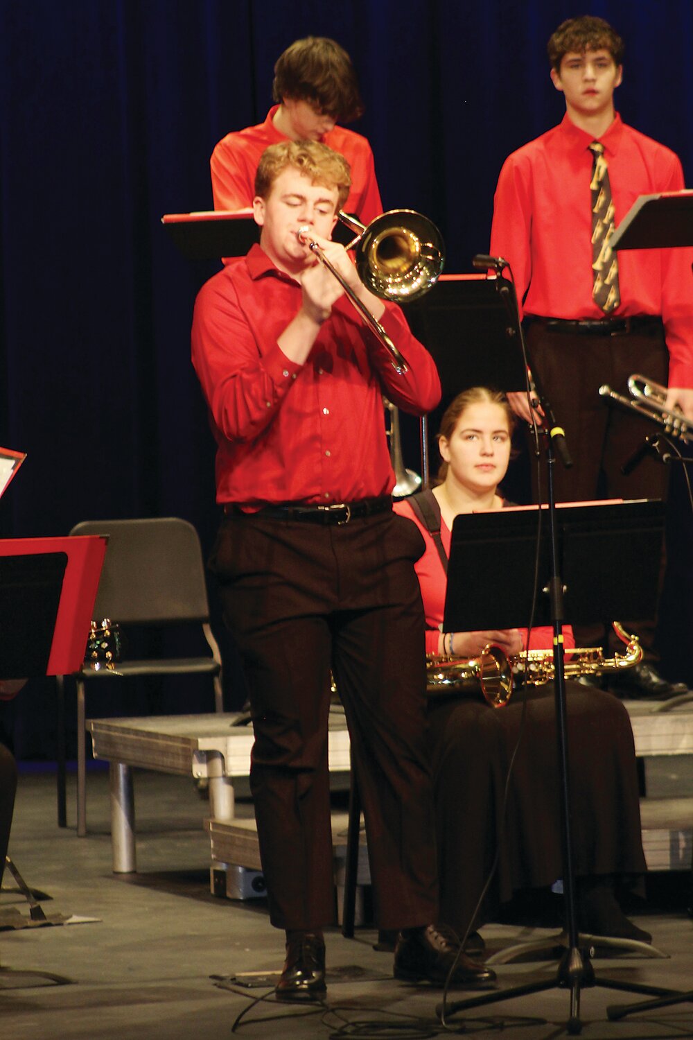 ELC Jazz Band earns honors - Estherville News