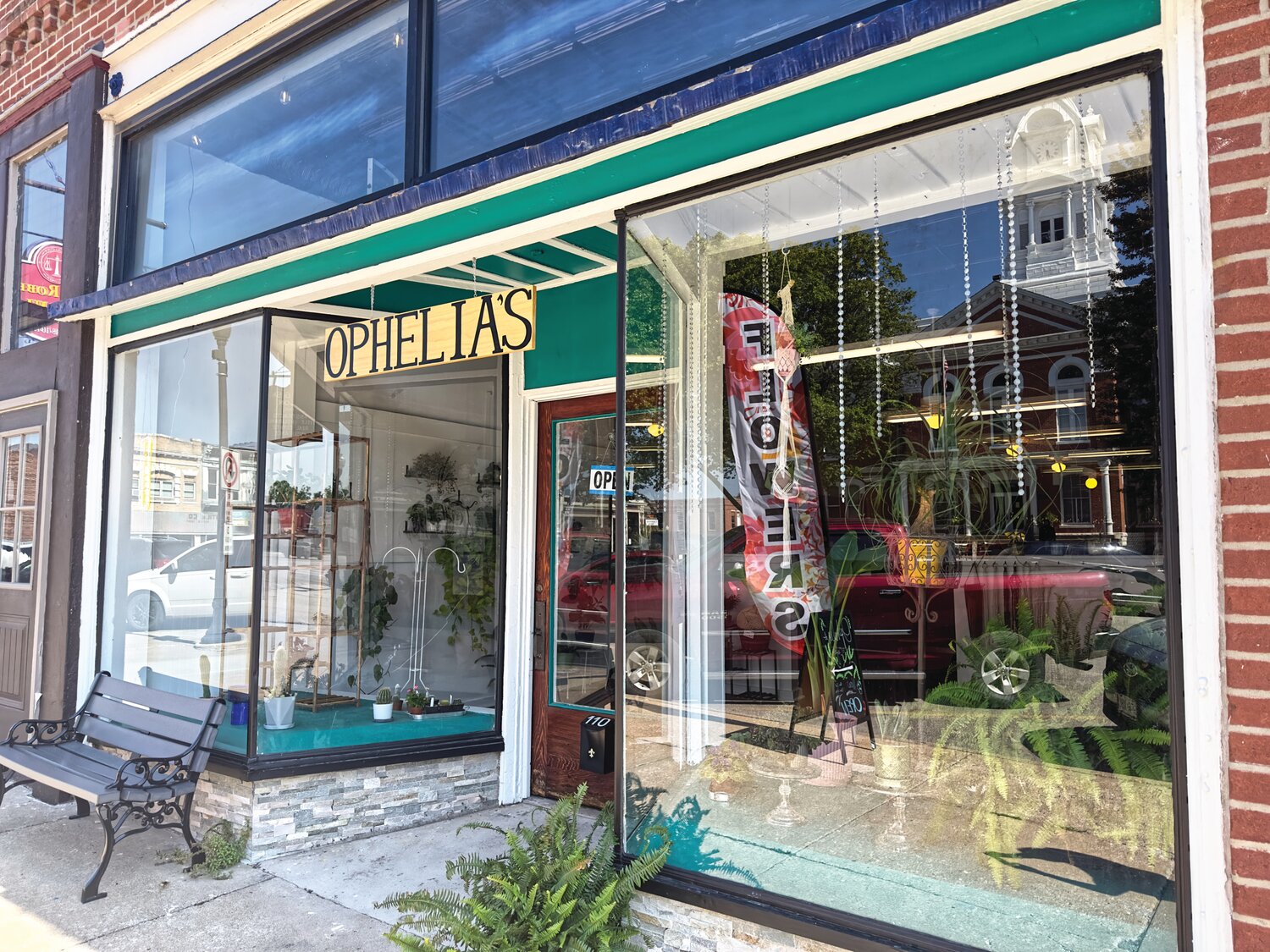 Ophelia’s Flowers opens new lunch counter | The Fayette Advertiser