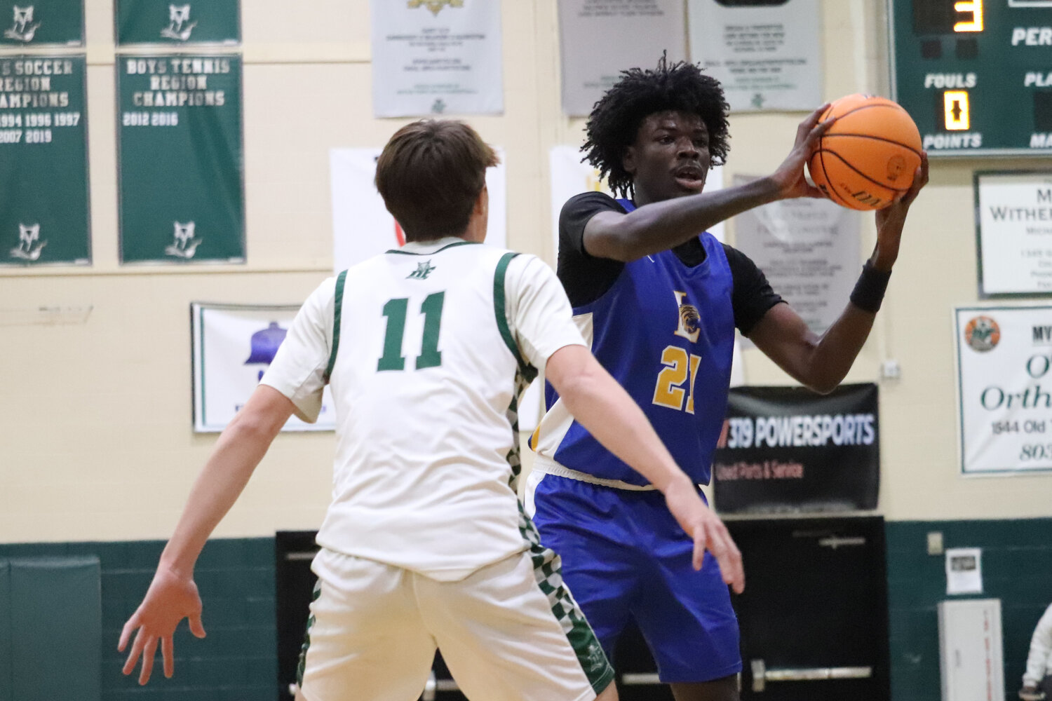 Final unbeaten team falls as boys basketball continues in Lexington ...