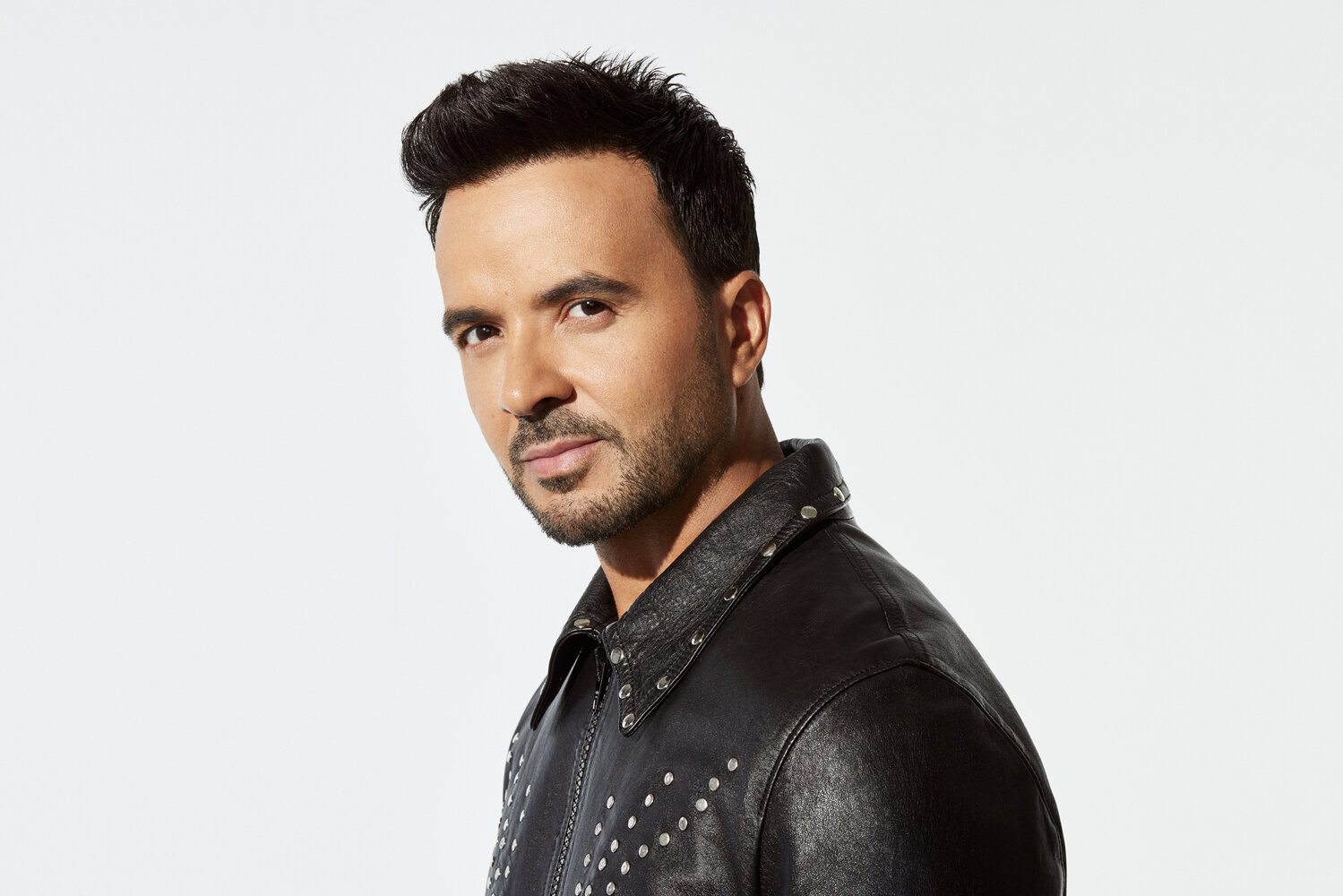'Despacito' singer Luis Fonsi to headline free FIFA Fan Festival ...