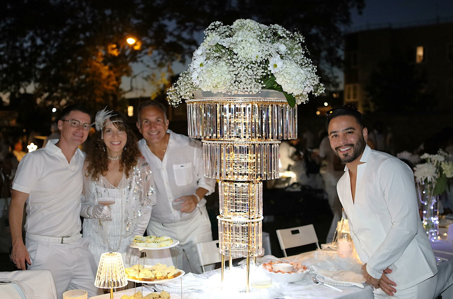 Le Dîner en Blanc Philadelphia returns with America 250 theme - Metro ...