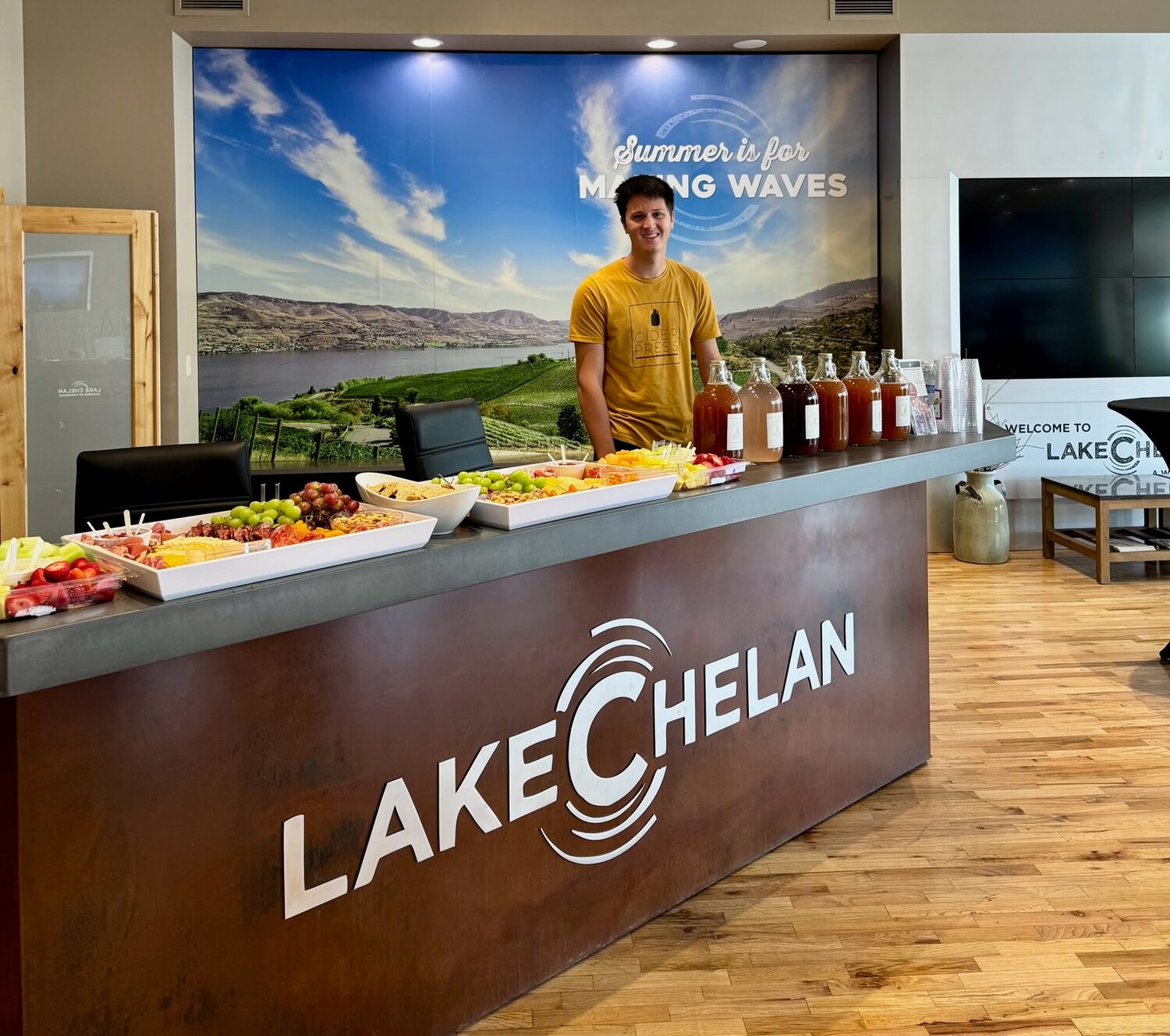 ‘Ancient Advance’ painting unveiled at Lake Chelan Chamber event ...
