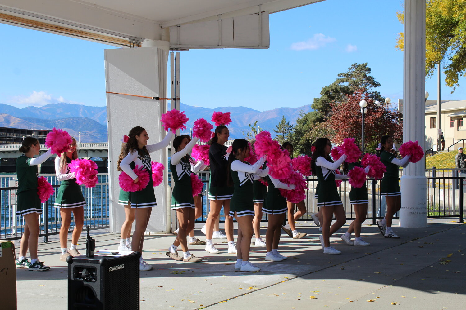 Chelan’s “All Student Parade” ends in pep rally and Spirit of Chelan ...