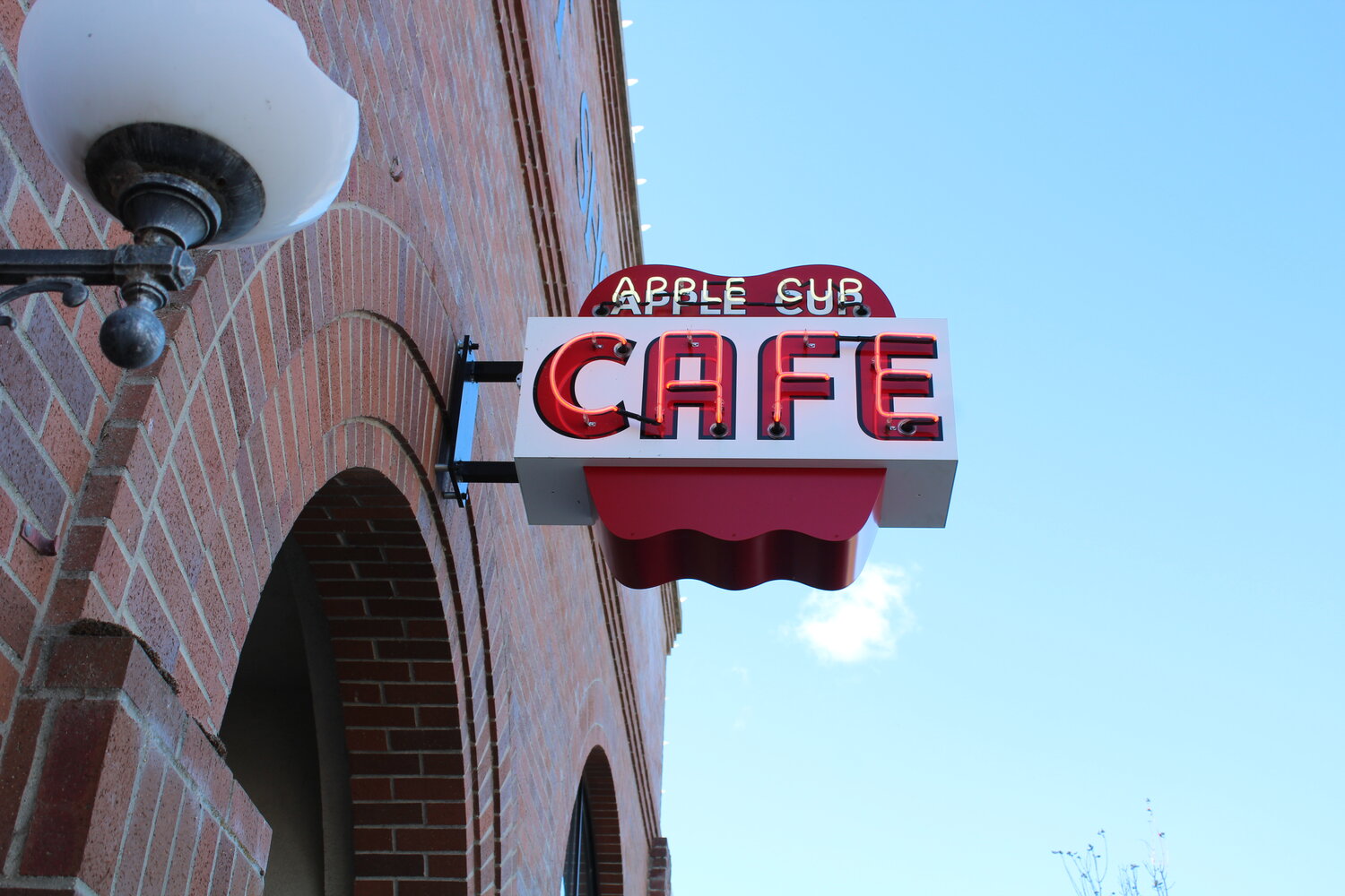 Downtown group outlines year-round vision, alley project for Chelan ...